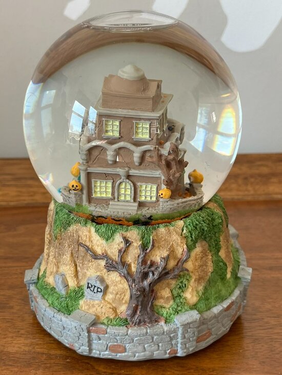 Starbucks | Holiday | Starbucks Coffee Halloween Haunted House Snow ...